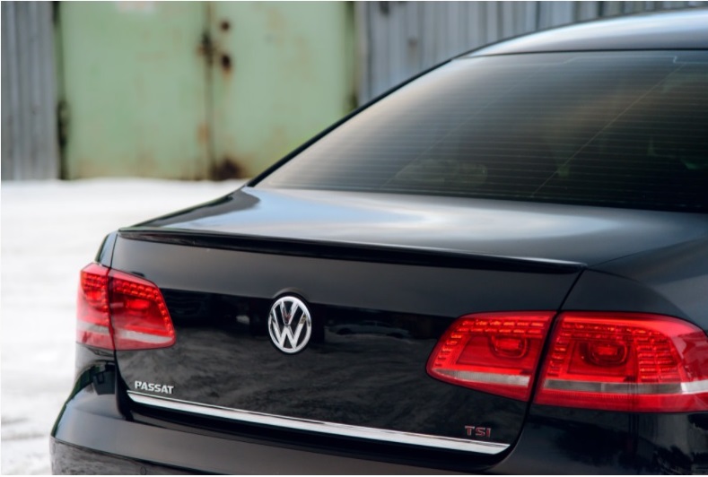 Heckspoiler Lippe Spoiler für VW PASSAT B7 Schwarz Glanz